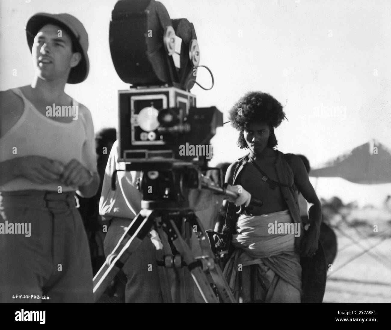 Filming on location in the Sudan for THE FOUR FEATHERS 1939 Director ...