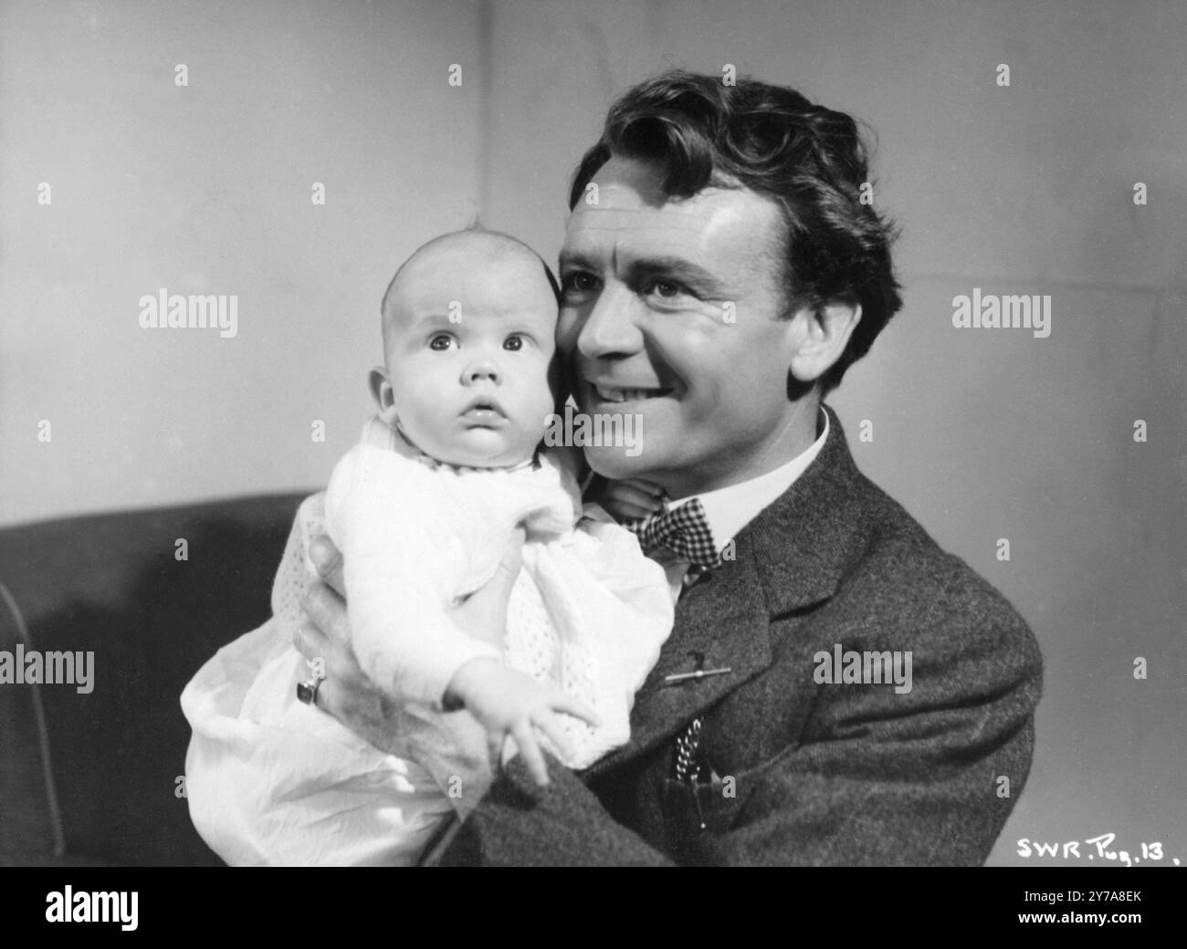 British actor JOHN MILLS with his young daughter HAYLEY MILLS in 1946 ...