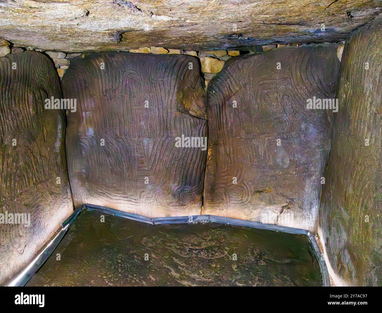 Interior of the Cairn Gavrinis in Larmor-Baden, Brittany, France Stock ...