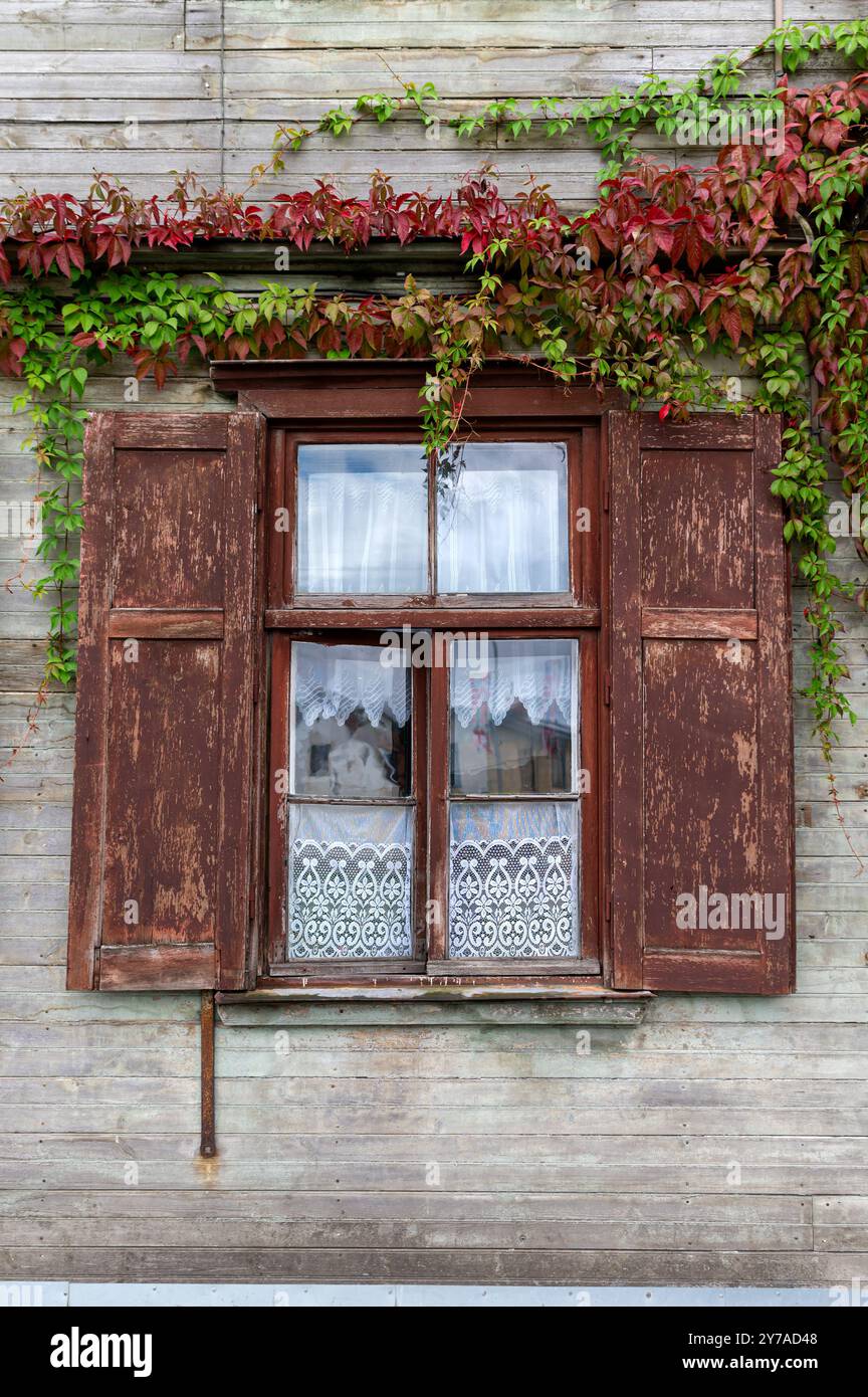 Cozy wooden building displays hi-res stock photography and images - Alamy