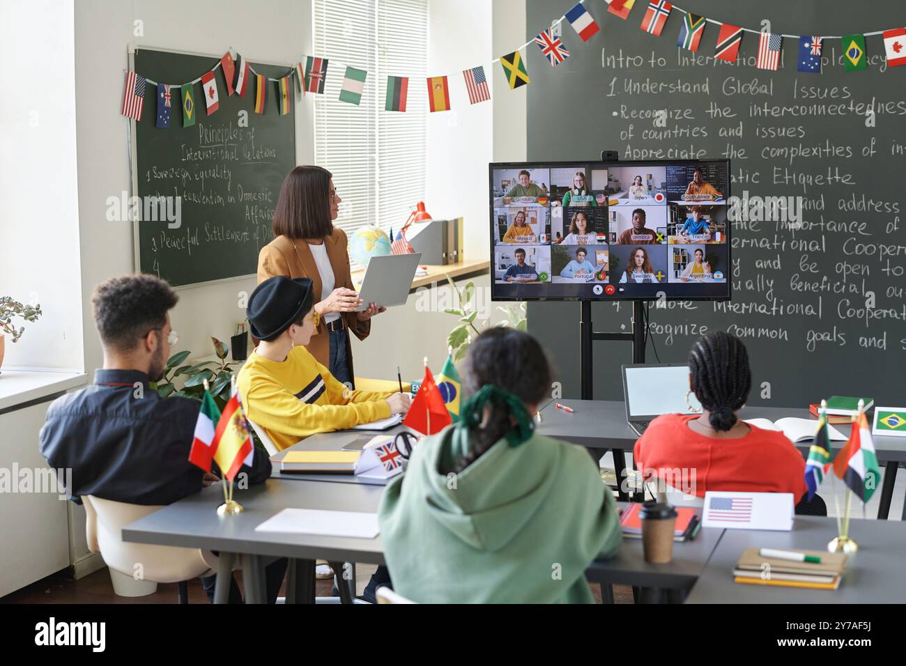Tv in school classroom hi-res stock photography and images - Alamy