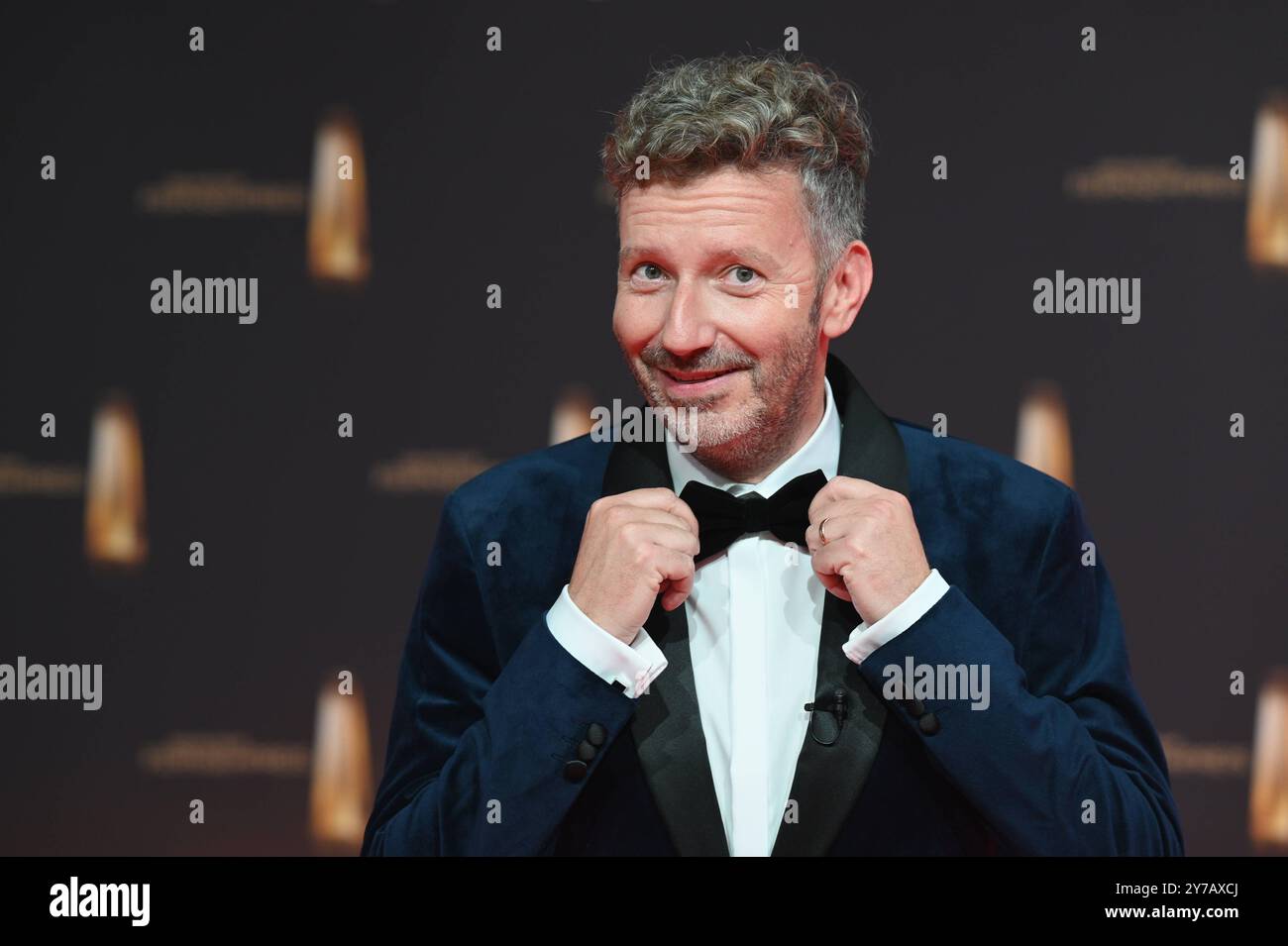 Moderator Thorsten Schorn kommt zur Gala und Verleihung des Deutschen ...