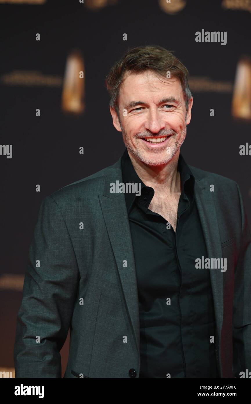 Schauspieler Guido Broscheit kommt zur Gala und Verleihung des ...