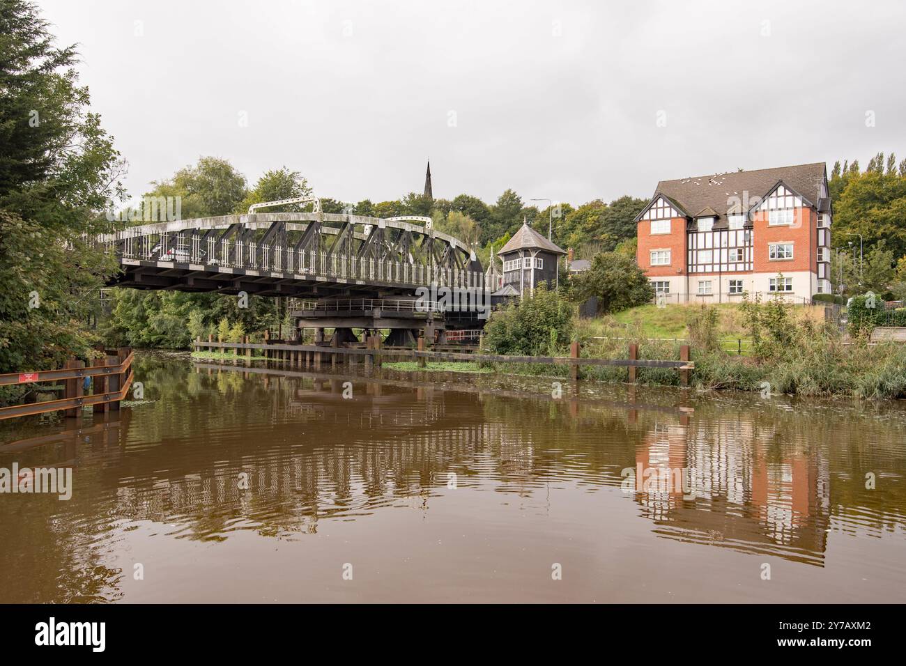 Narrowboat moorings northwich marina electrically operated swing bridge ...