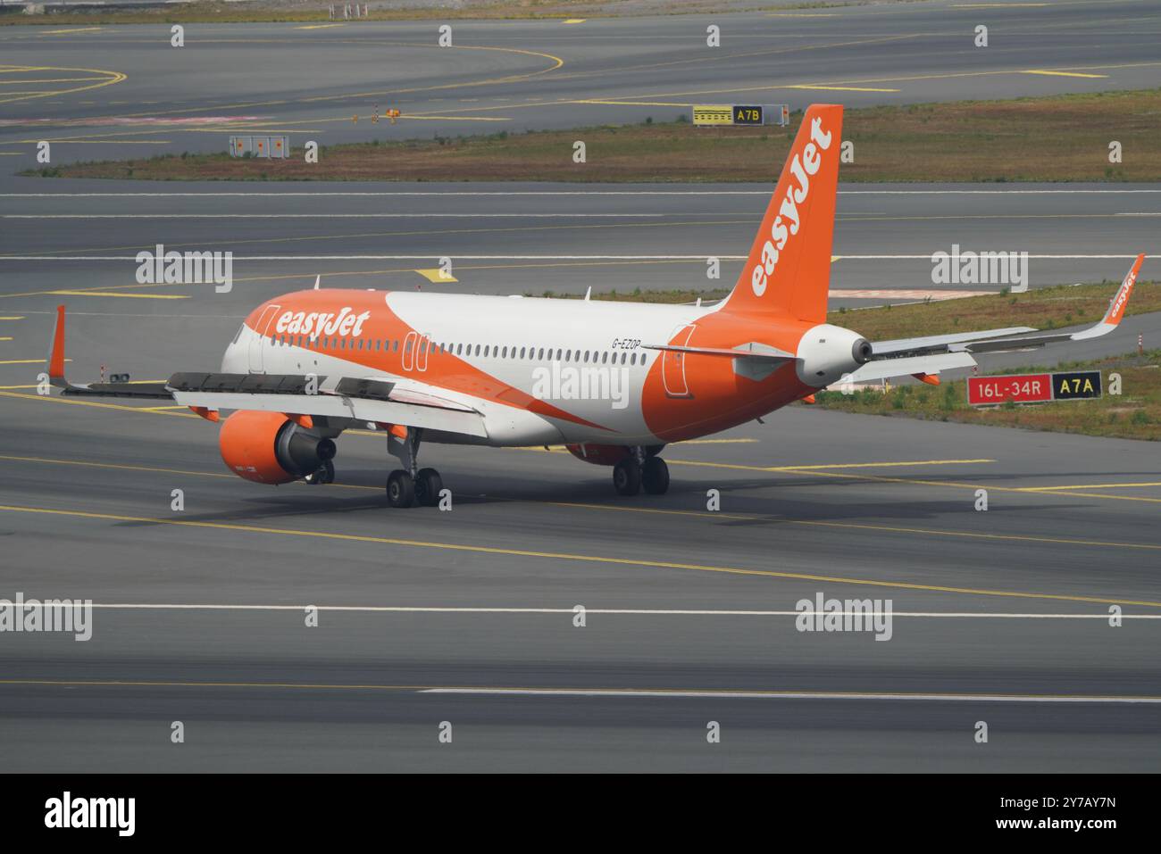ISTANBUL, TURKIYE - JUNE 17, 2023: EasyJet Airbus A320-214 (6633 ...