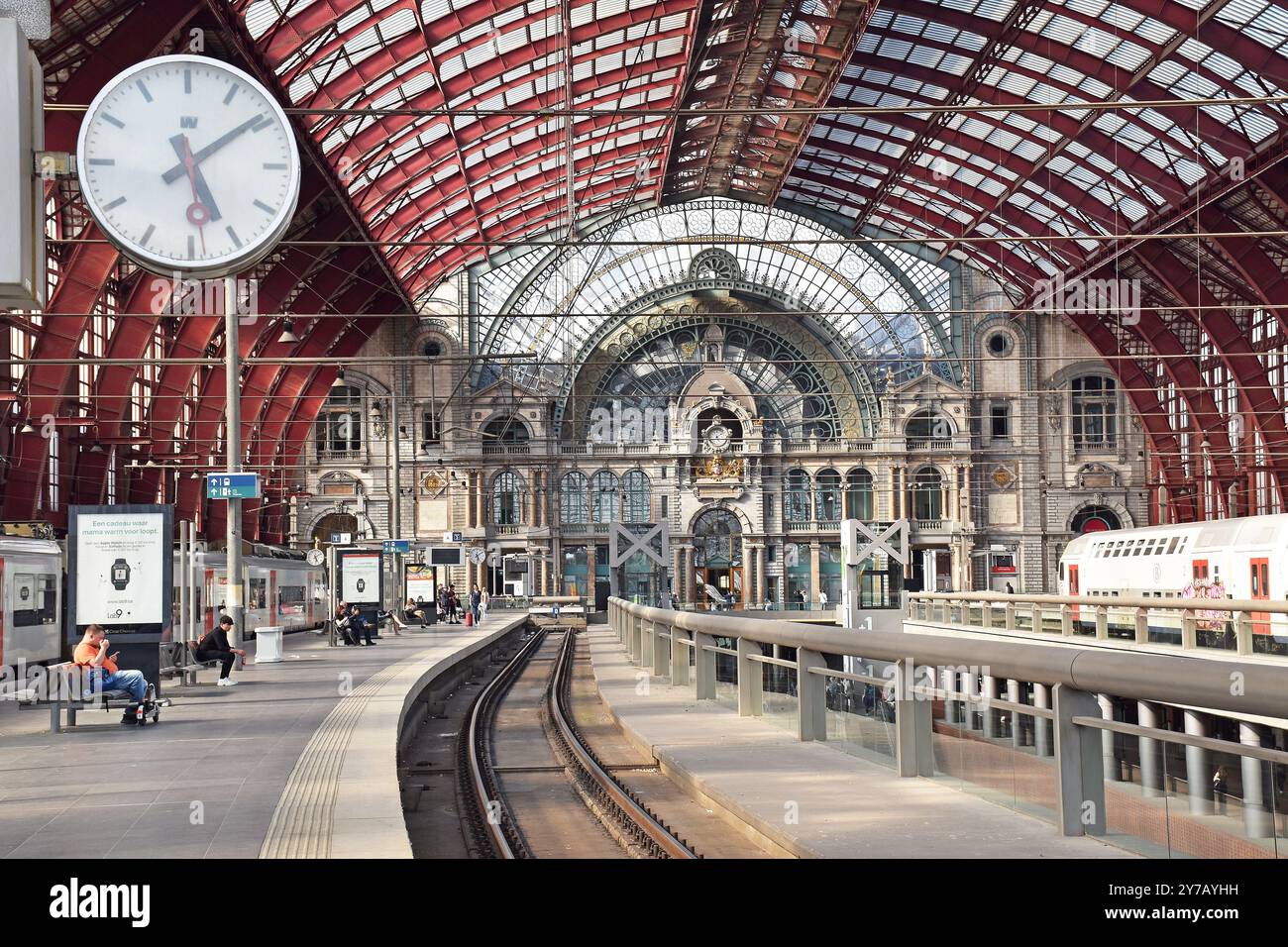 One of europes great stations hi-res stock photography and images - Alamy