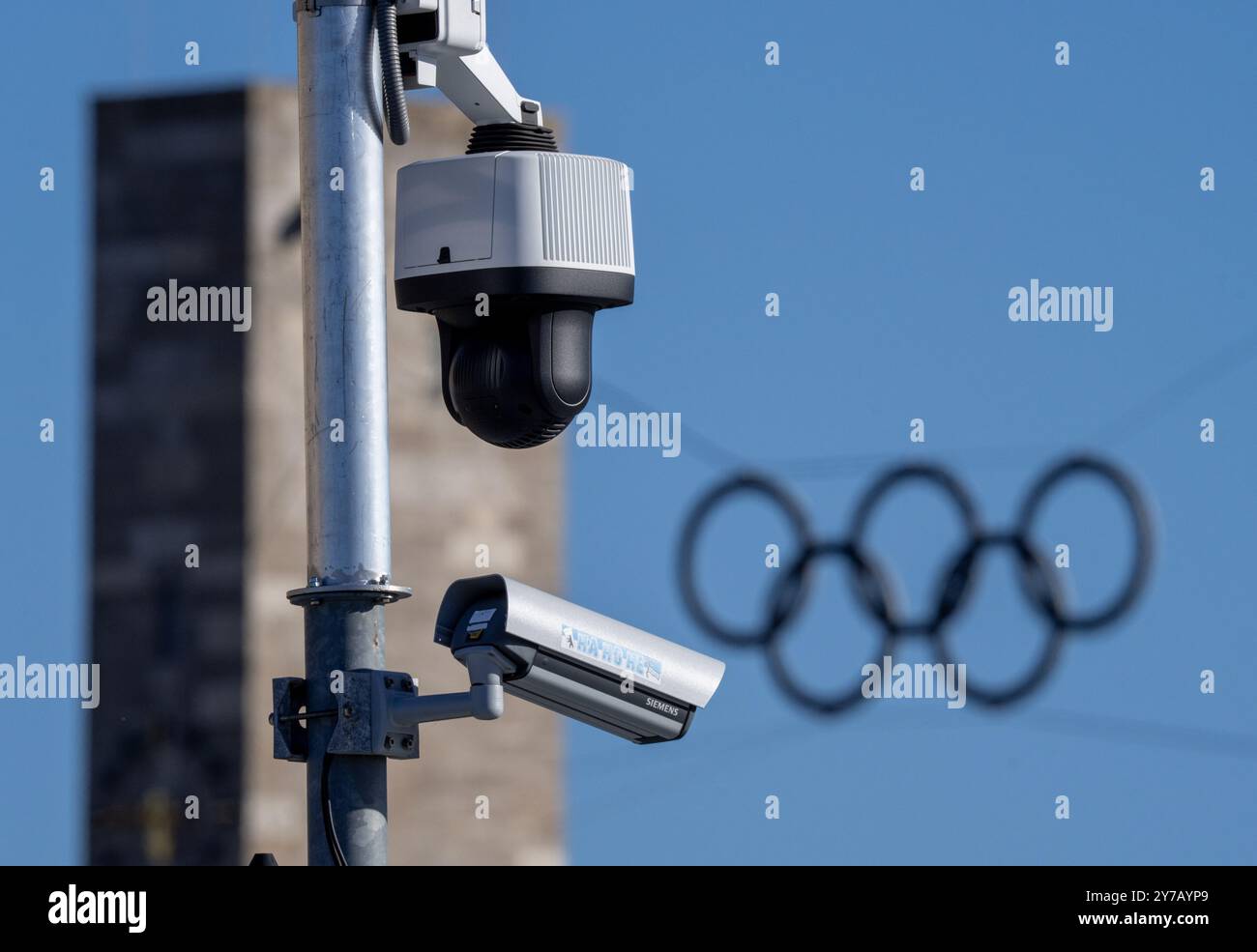 29 September 2024, Berlin: Video cameras are installed next to the ...