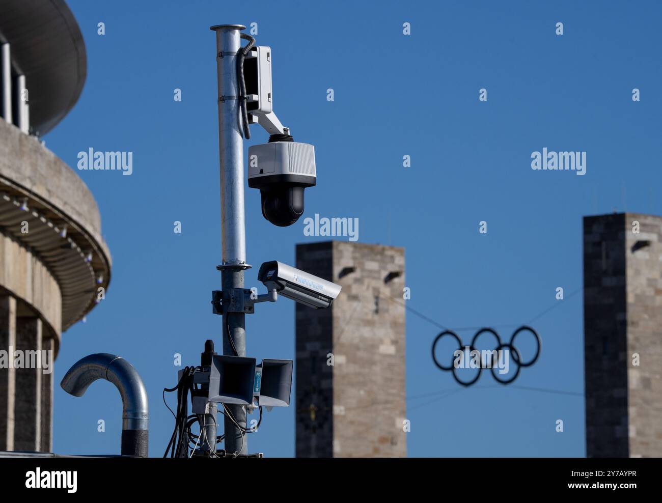 29 September 2024, Berlin: Video cameras are installed next to the ...