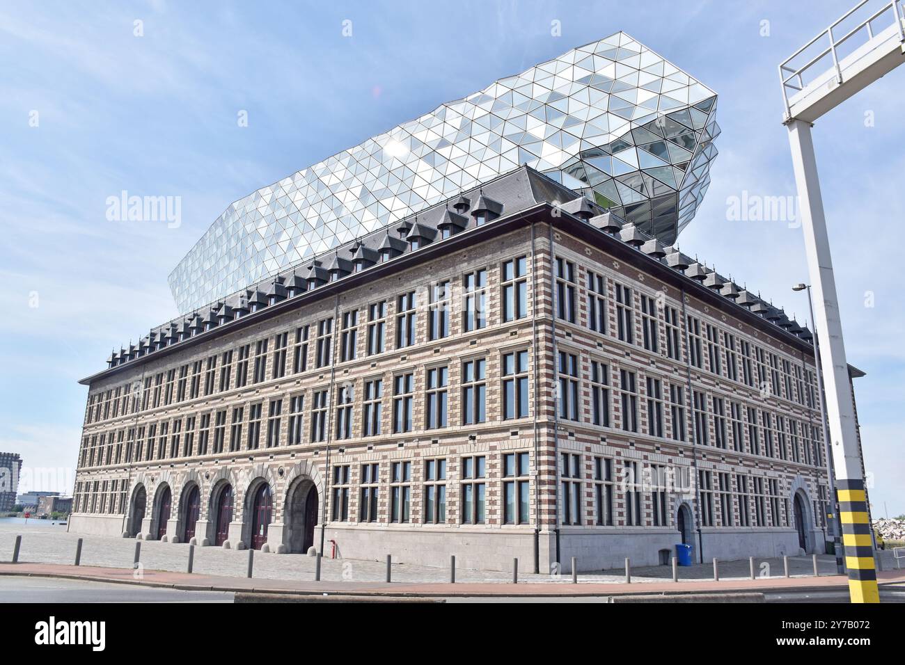 The Havenhuis, the Antwerp Port Authority Building, with a spectacular ...