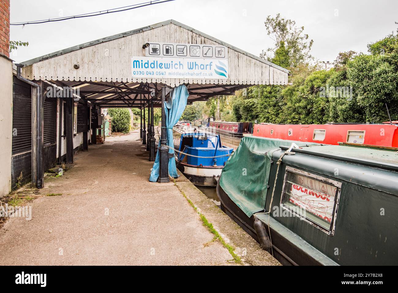 Middlewitch wharf canopy hi-res stock photography and images - Alamy