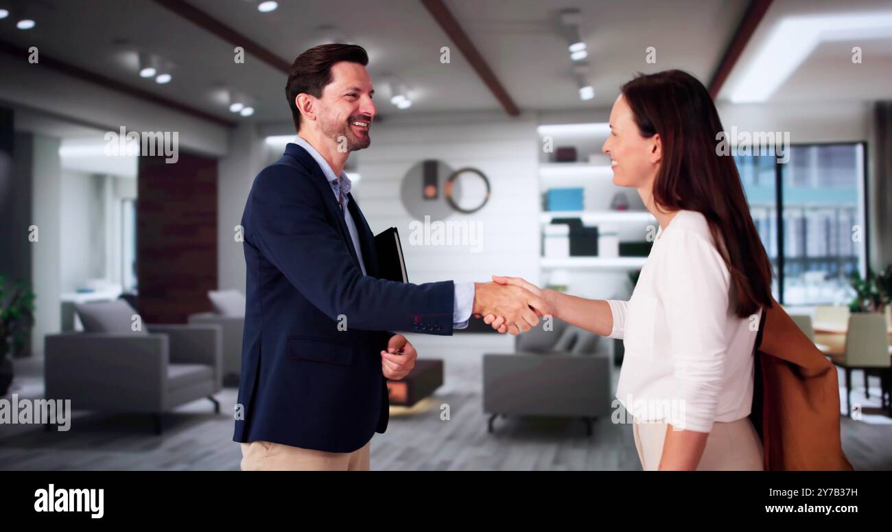 Key handover buying house hi-res stock photography and images - Alamy