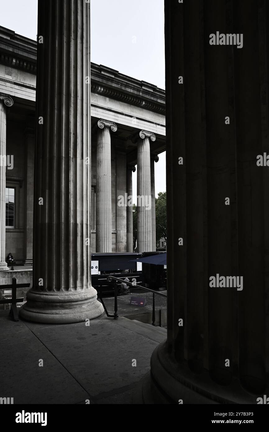 British museum neoclassical columns hi-res stock photography and images ...