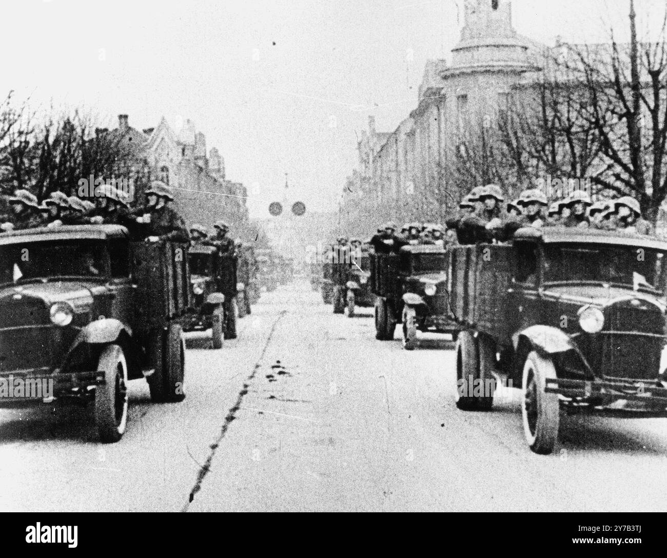Red Army troops enter Vilnius on Gedininas Avenue on June 15, 1940. The ...
