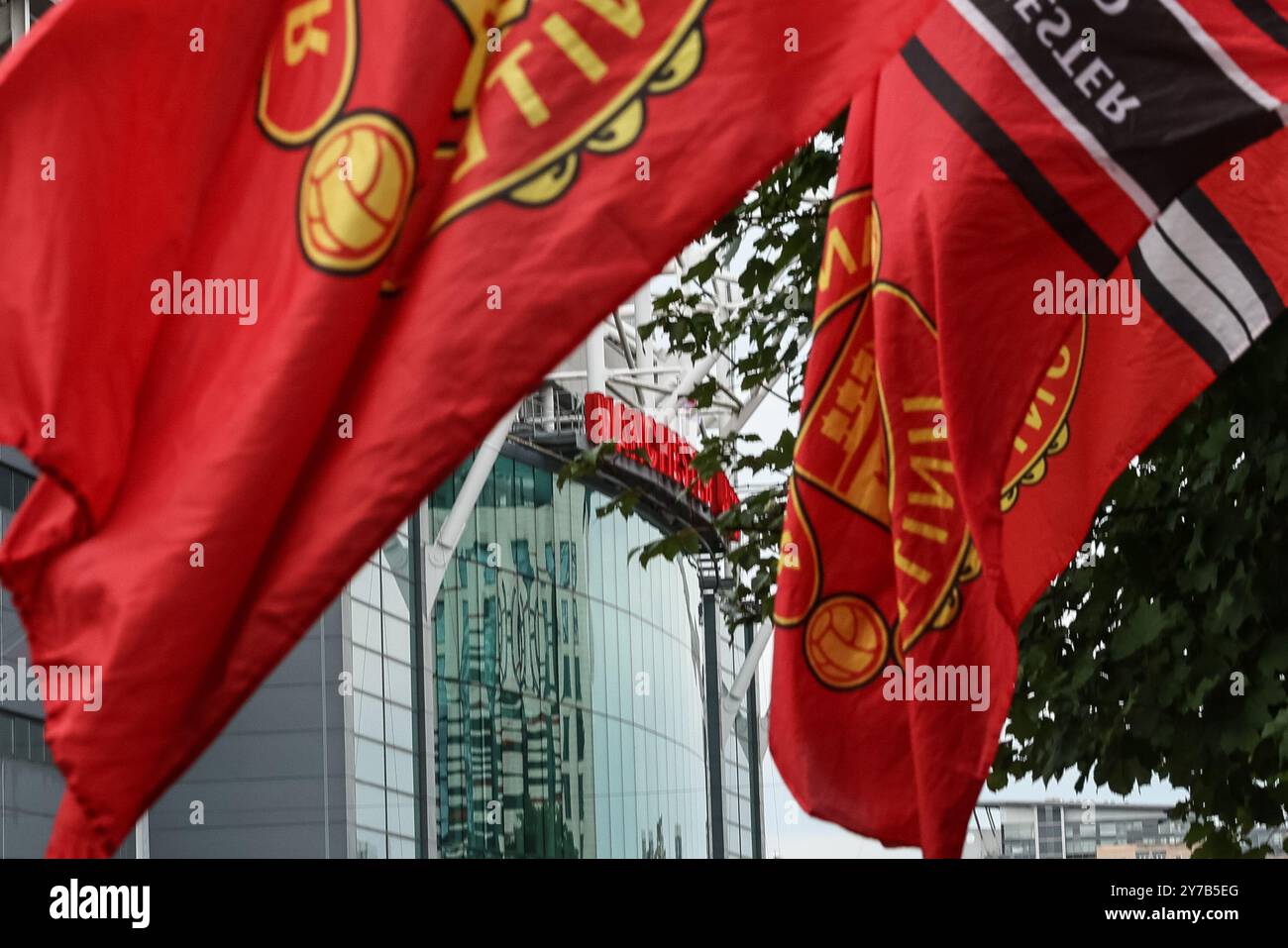 Manchester, UK. 29th Sep, 2024. A view of Old Trafford though some Man ...