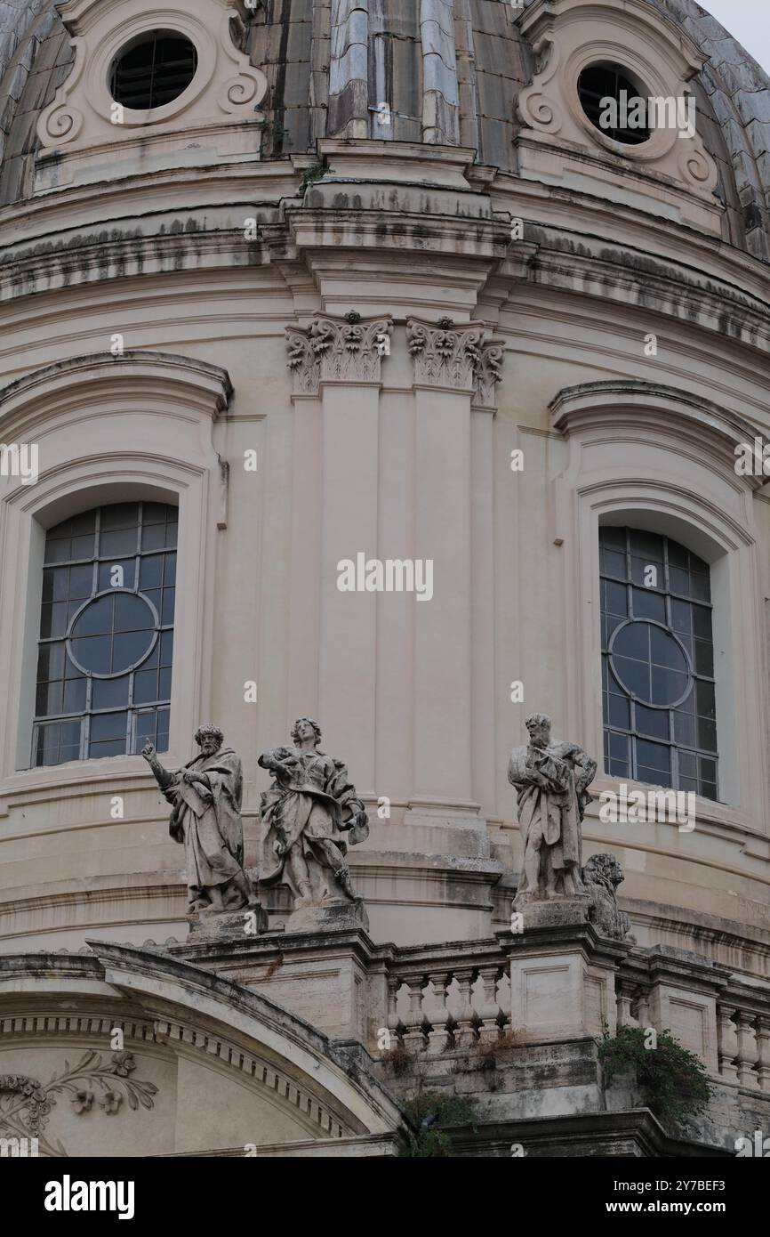 Views of the skyline, allies and notable landmarks of the Eternal City, Rome, Italy Stock Photo ...