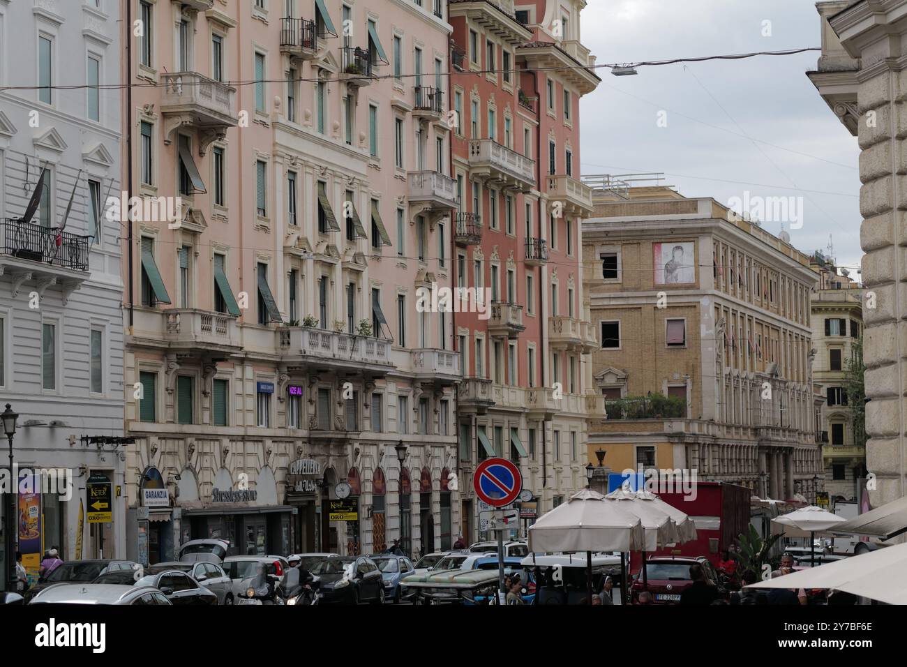 Views of the skyline, allies and notable landmarks of the Eternal City, Rome, Italy Stock Photo ...