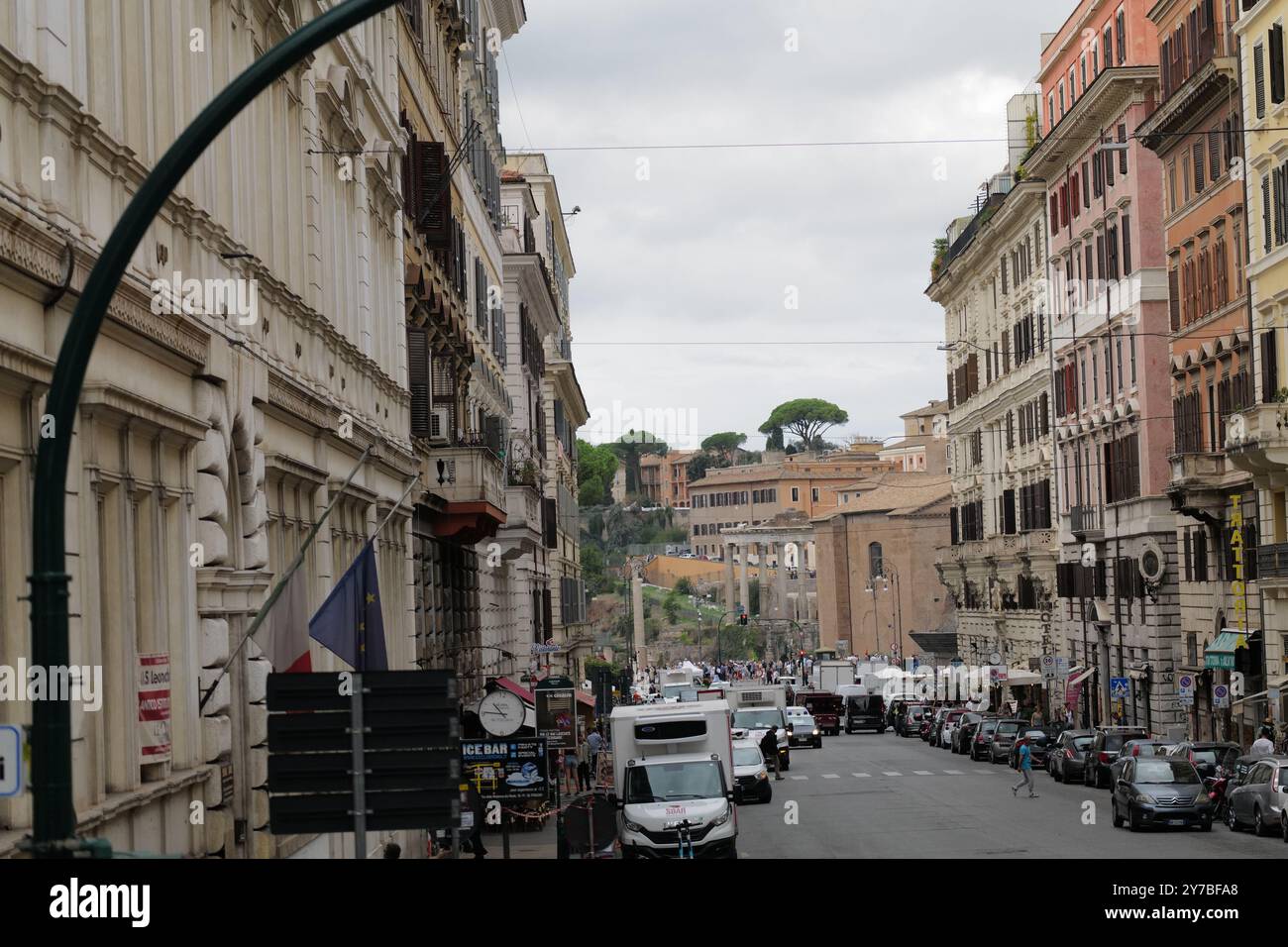 Views of the skyline, allies and notable landmarks of the Eternal City, Rome, Italy Stock Photo ...