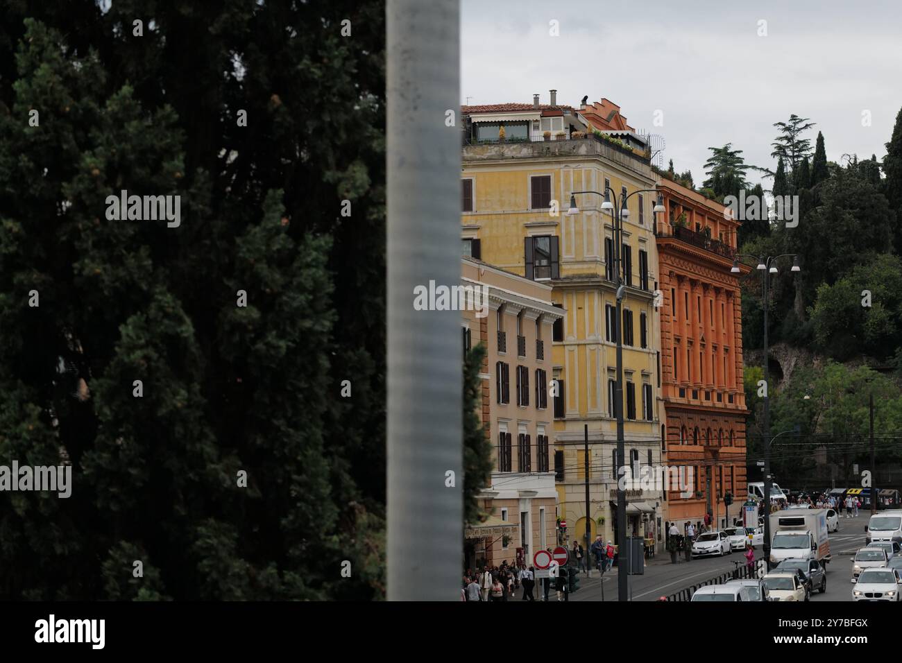 Views of the skyline, allies and notable landmarks of the Eternal City, Rome, Italy Stock Photo ...