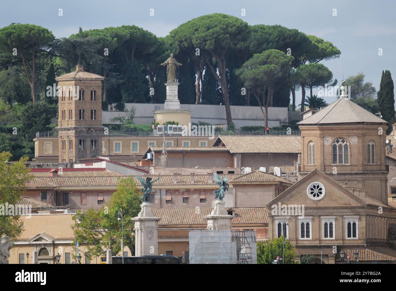Views of the skyline, allies and notable landmarks of the Eternal City, Rome, Italy Stock Photo ...