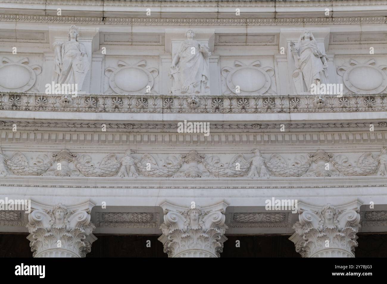 Rome’s iconic Wedding Cake Building, the popular nickname of Altare ...