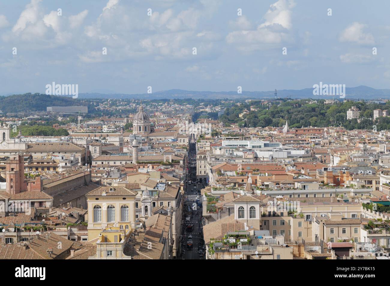 Views of the skyline, allies and notable landmarks of the Eternal City, Rome, Italy Stock Photo ...