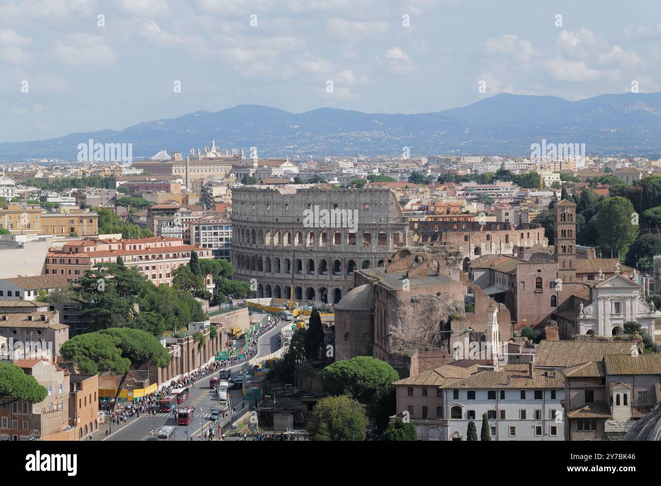 Views of the skyline, allies and notable landmarks of the Eternal City, Rome, Italy Stock Photo ...