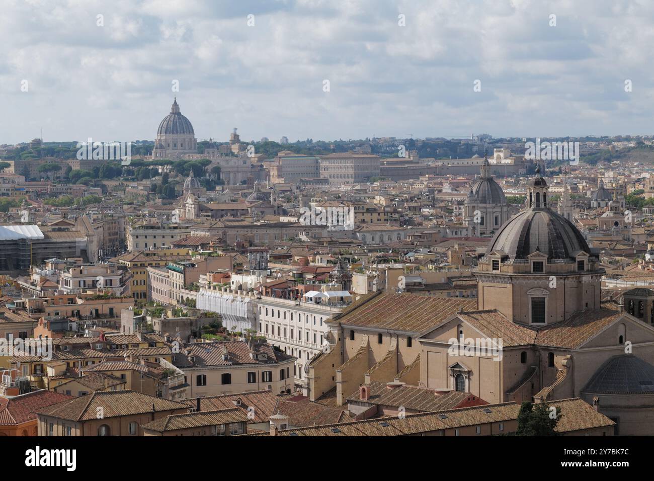 Views of the skyline, allies and notable landmarks of the Eternal City, Rome, Italy Stock Photo ...