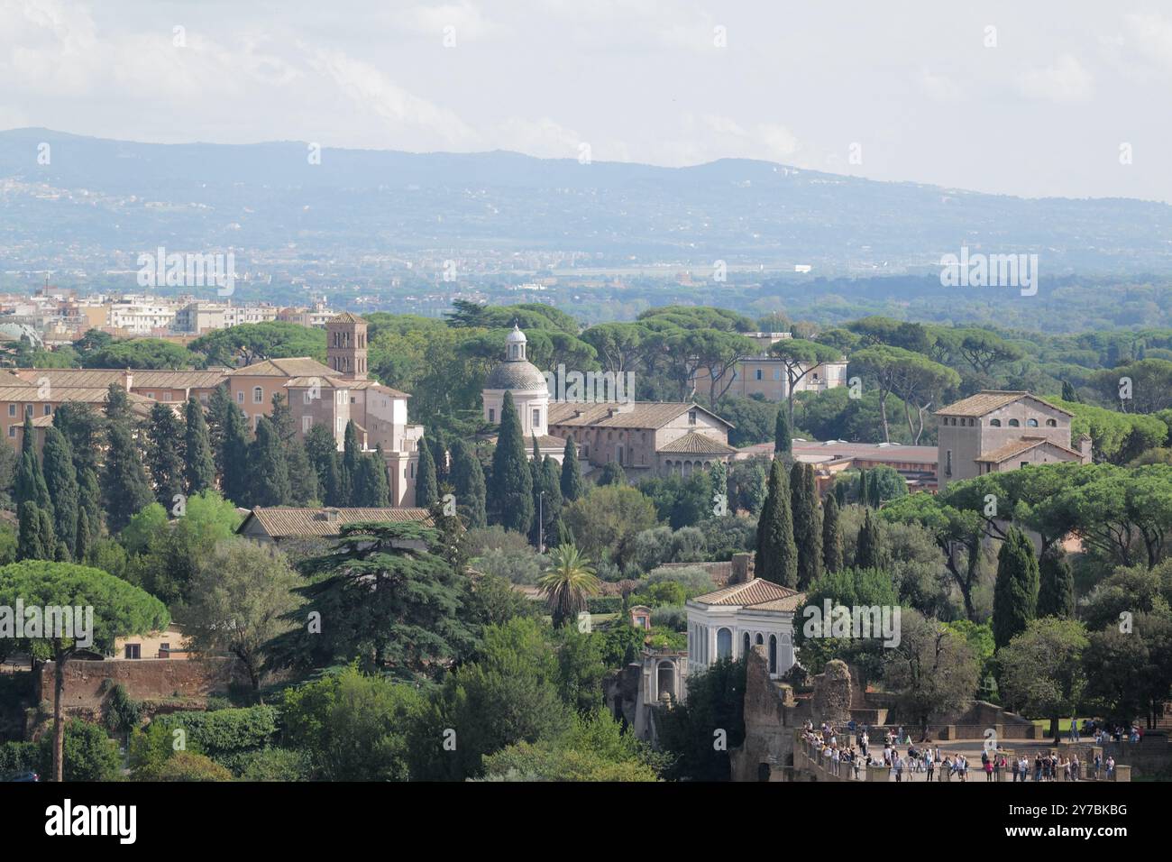 Views of the skyline, allies and notable landmarks of the Eternal City, Rome, Italy Stock Photo ...