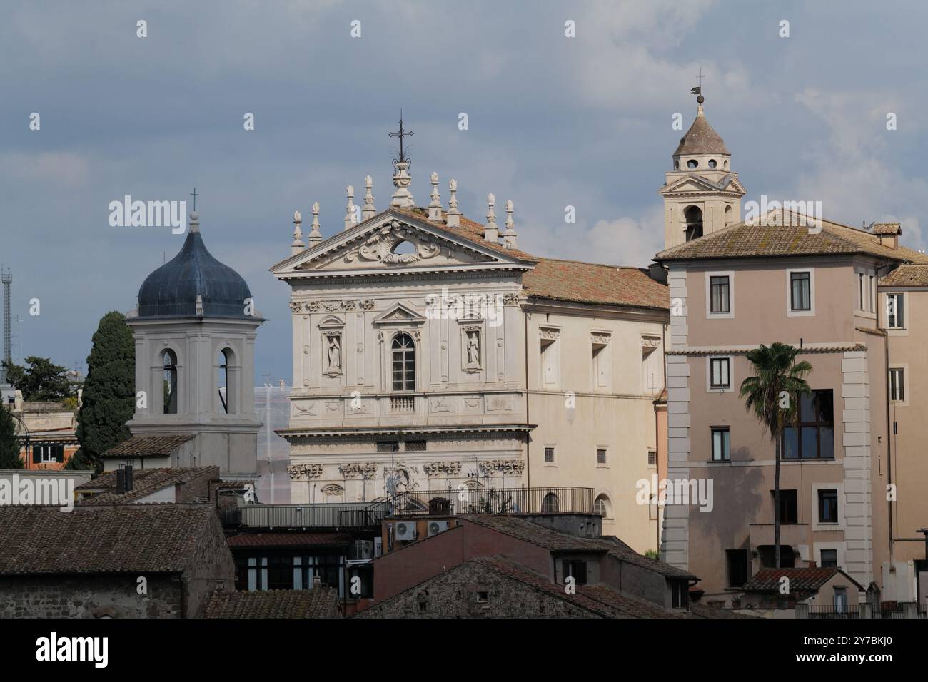 Views of the skyline, allies and notable landmarks of the Eternal City, Rome, Italy Stock Photo ...