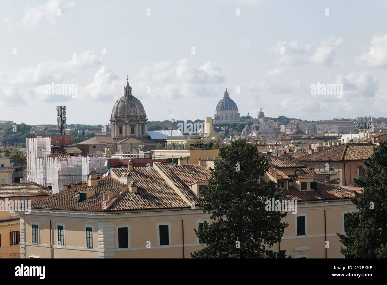 Views of the skyline, allies and notable landmarks of the Eternal City, Rome, Italy Stock Photo ...