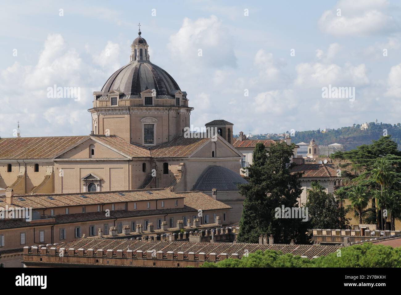 Views of the skyline, allies and notable landmarks of the Eternal City, Rome, Italy Stock Photo ...