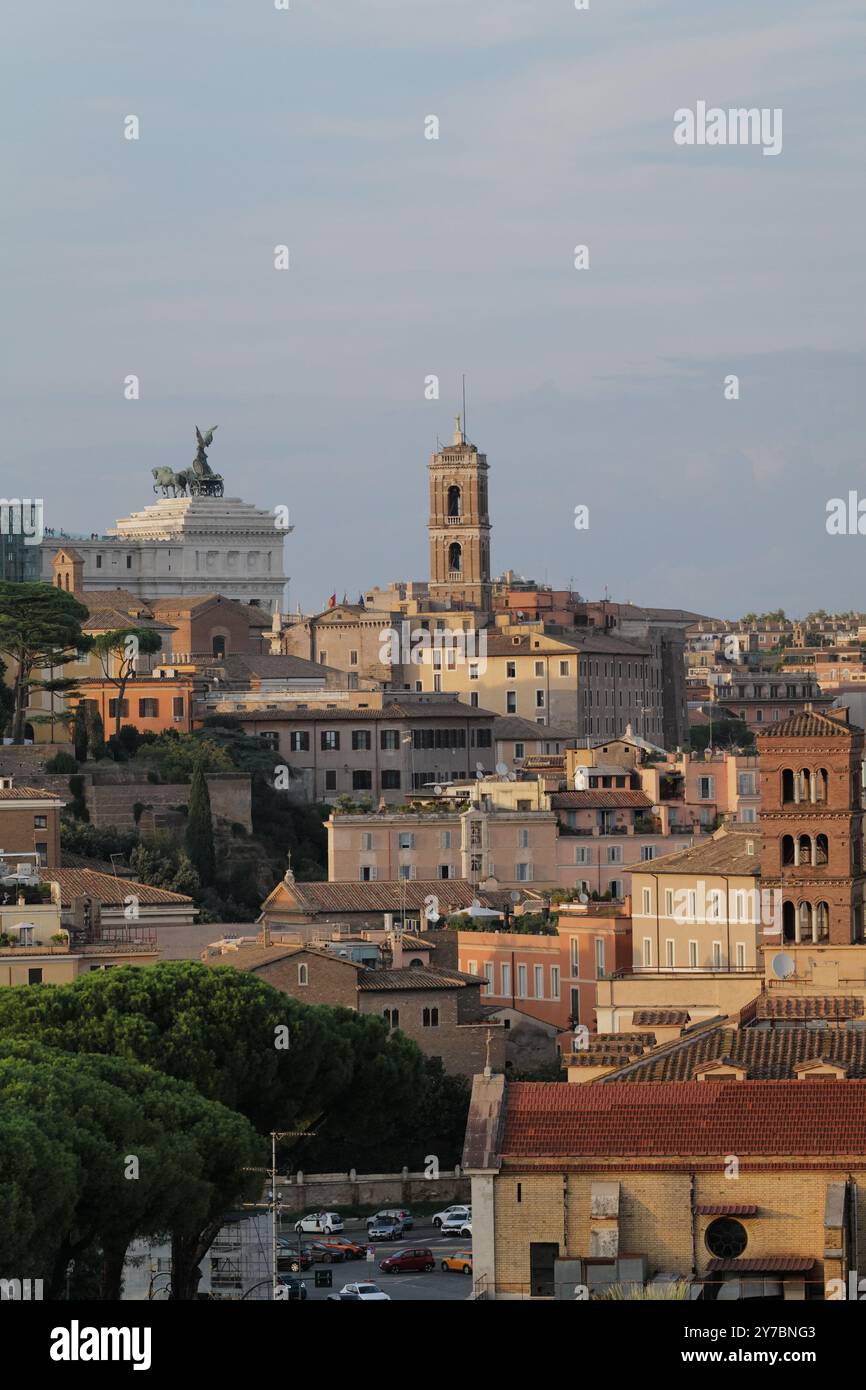 Views of the skyline, allies and notable landmarks of the Eternal City, Rome, Italy Stock Photo ...