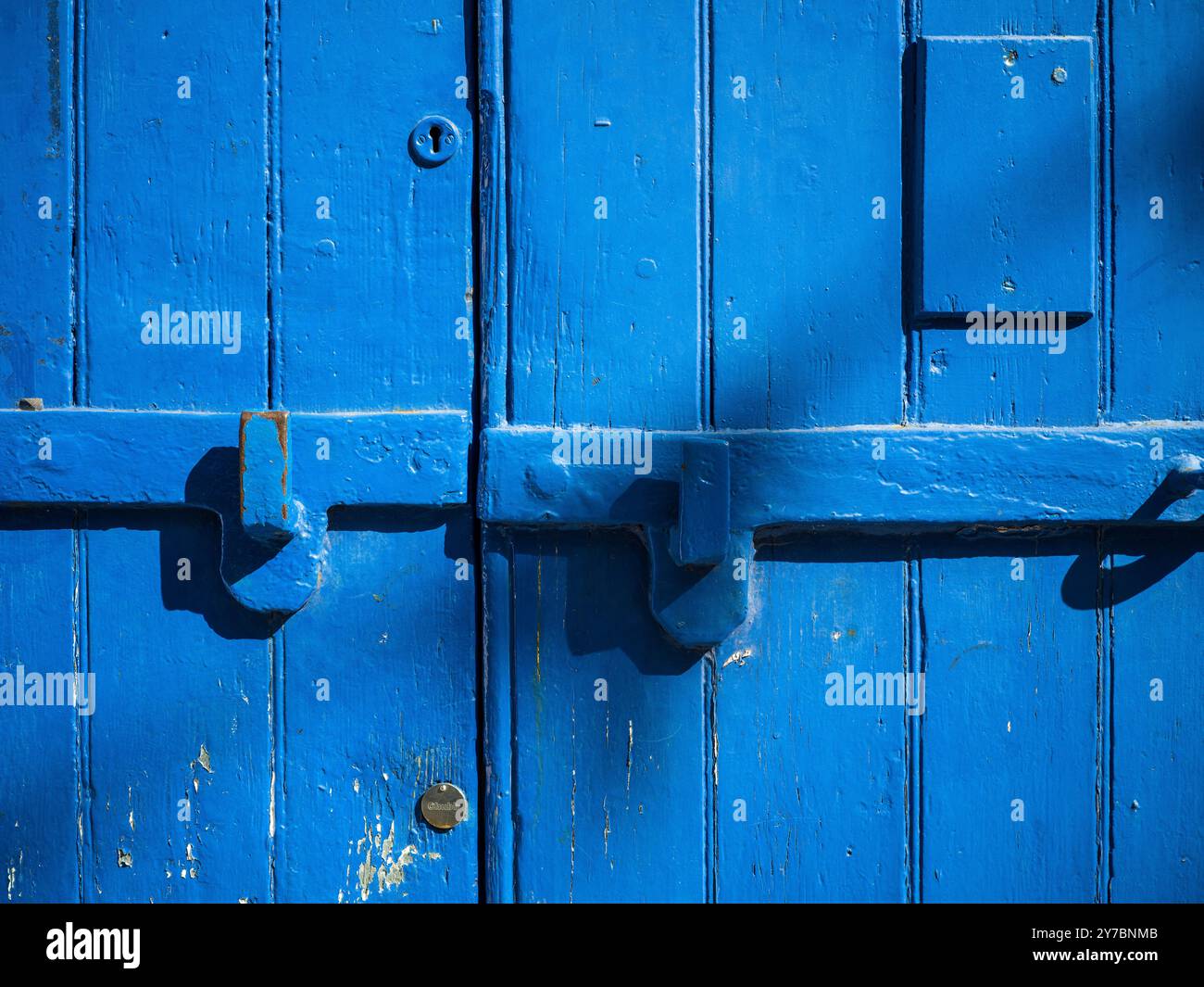 SHAPES sHADOWS OBJECTS COLOUR OBSCURE ITEMS Stock Photo - Alamy