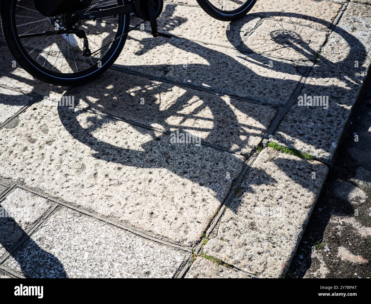 SHAPES sHADOWS OBJECTS COLOUR OBSCURE ITEMS Stock Photo - Alamy