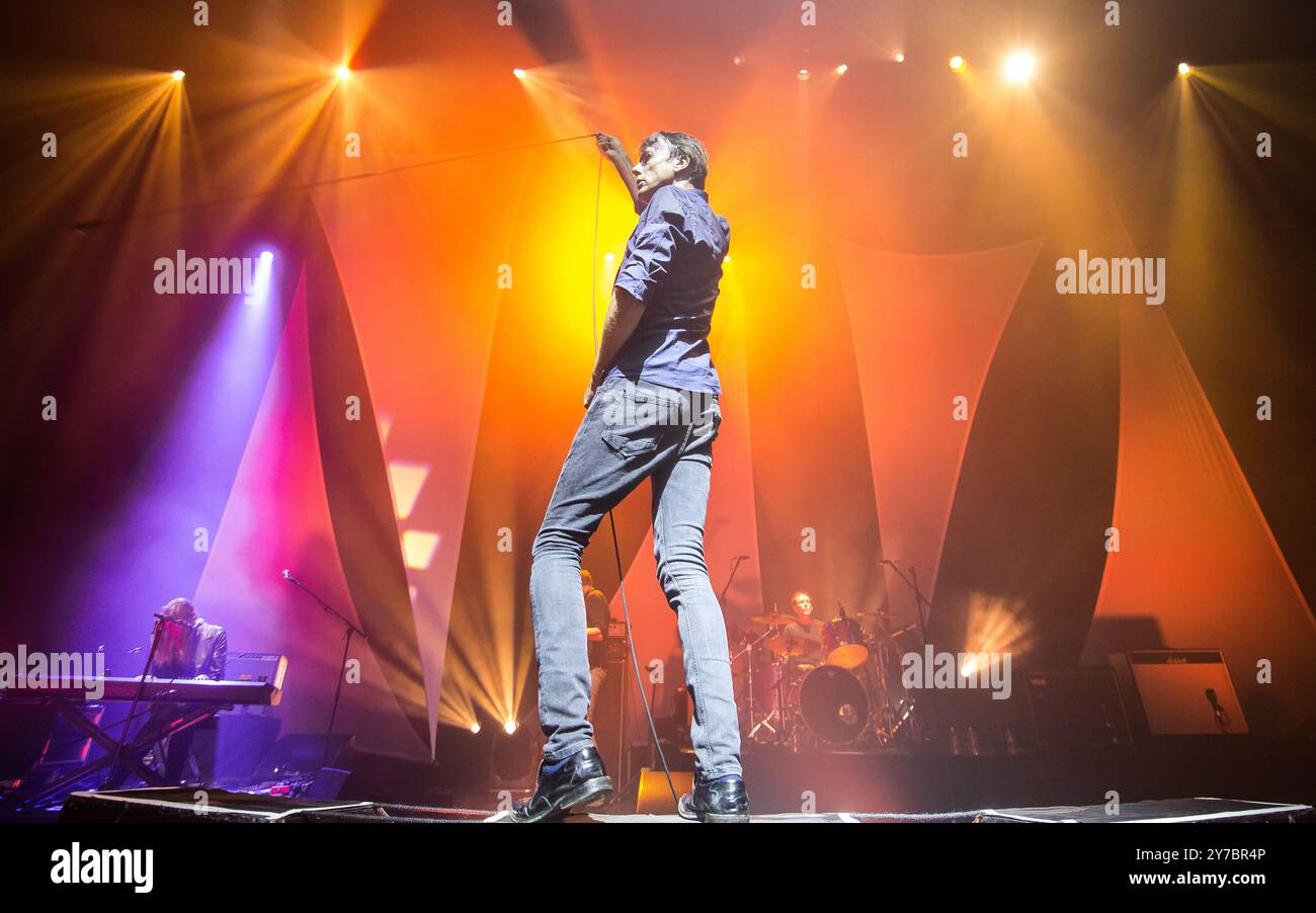 Brett Anderson of Suede performing live Stock Photo - Alamy