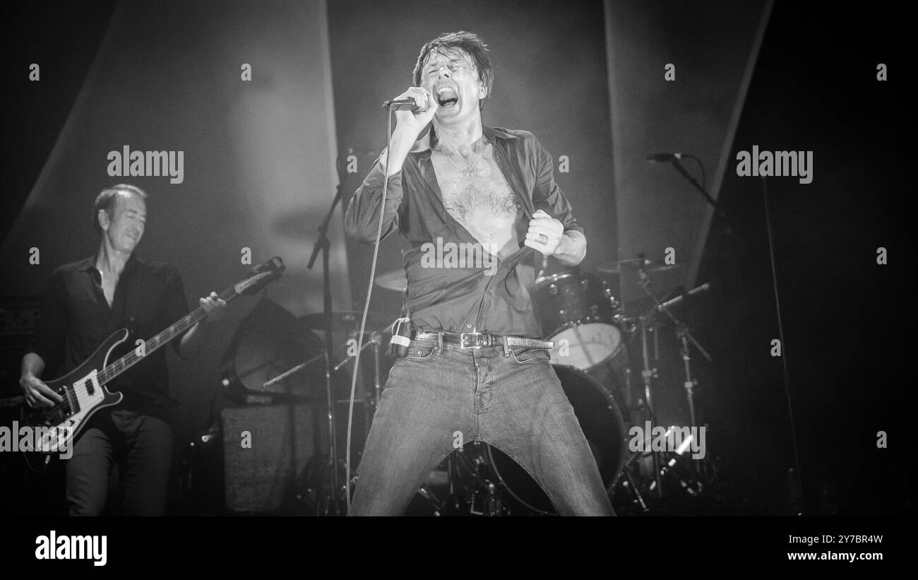 Brett Anderson of Suede performing live Stock Photo - Alamy