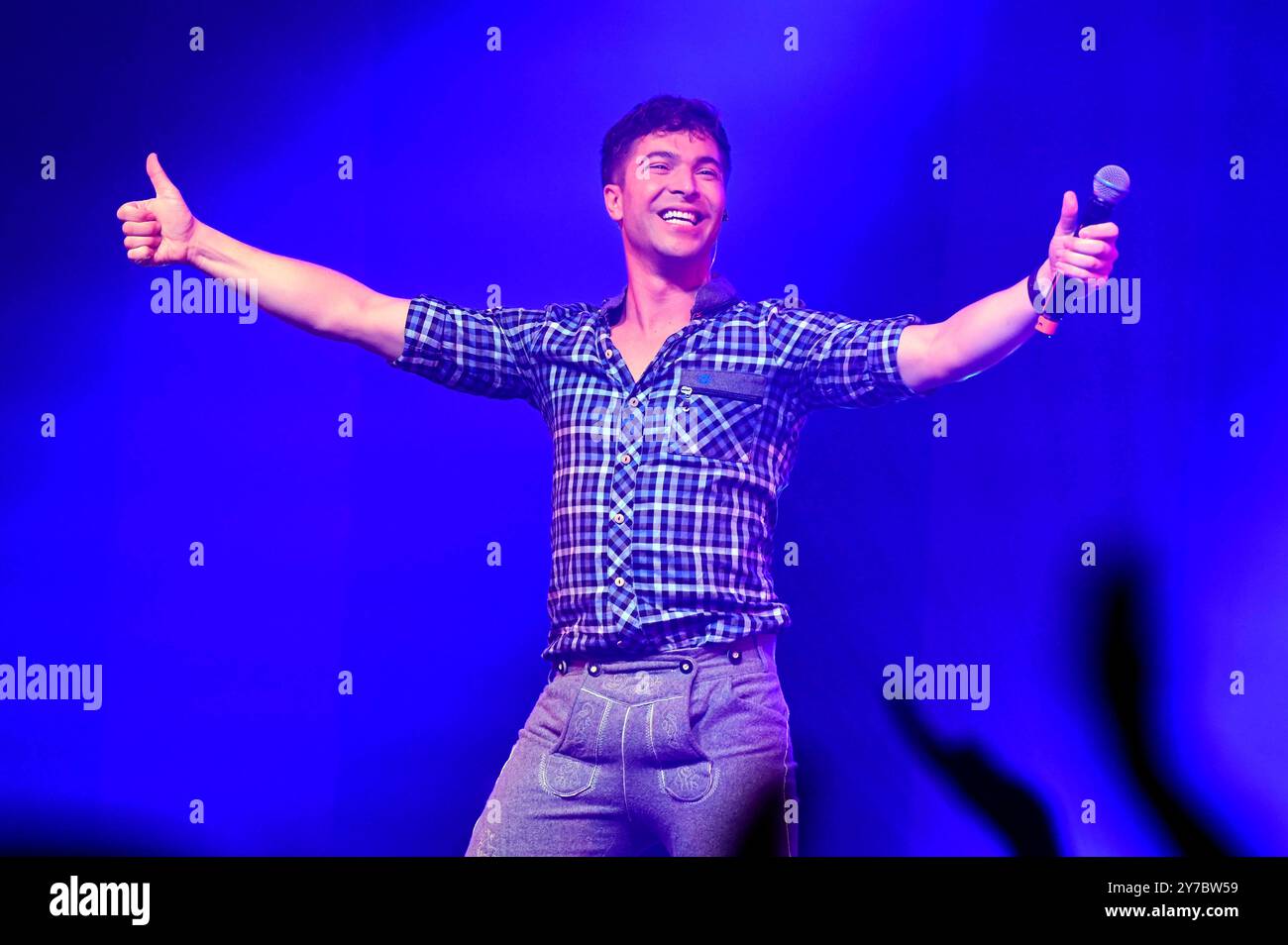 Julian David beim 25. Oberlausitzer Oktoberfest Kemnitz 2024. Kemnitz, 28.09.2024 *** Julian ...