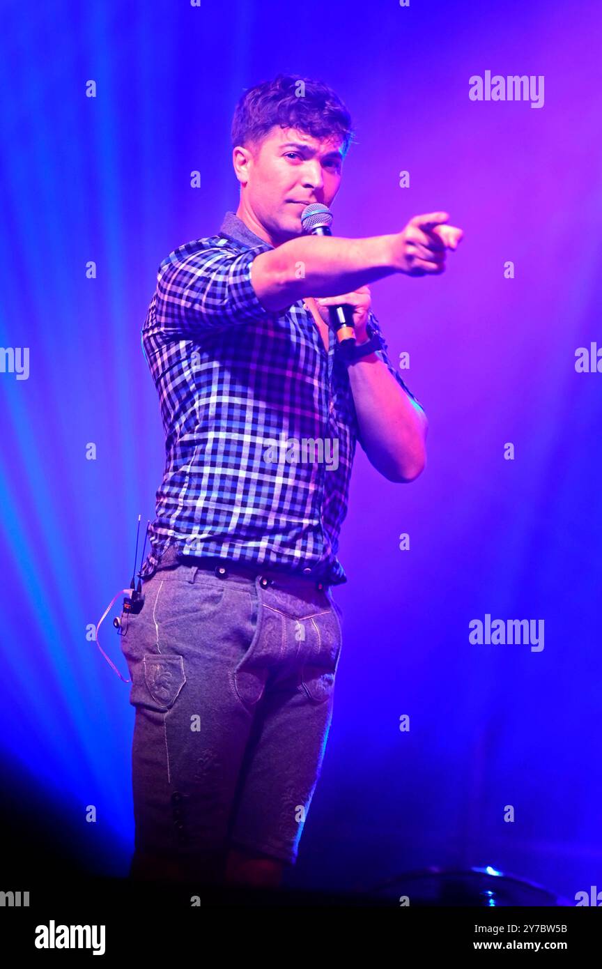 Julian David beim 25. Oberlausitzer Oktoberfest Kemnitz 2024. Kemnitz, 28.09.2024 *** Julian ...