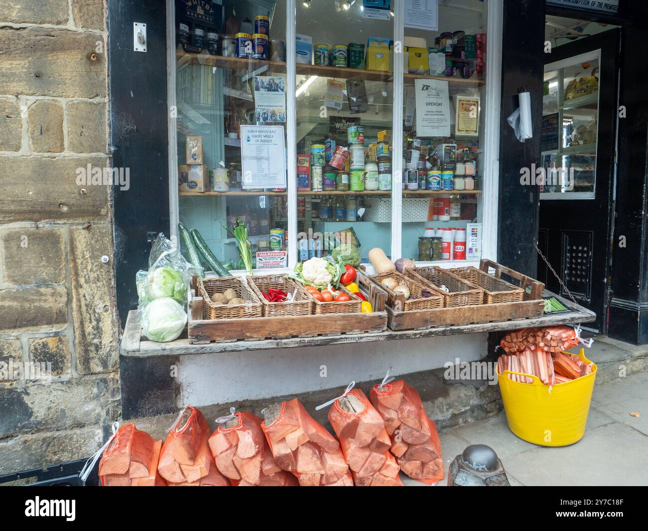 Traditional grocery store front Stock Photo - Alamy