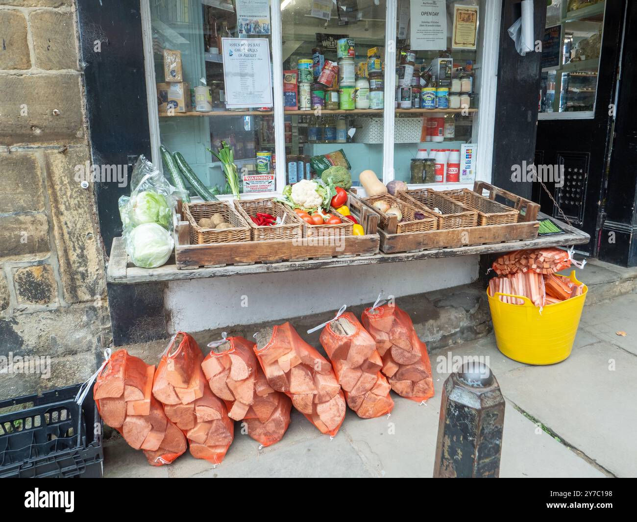 Traditional grocery store front Stock Photo - Alamy
