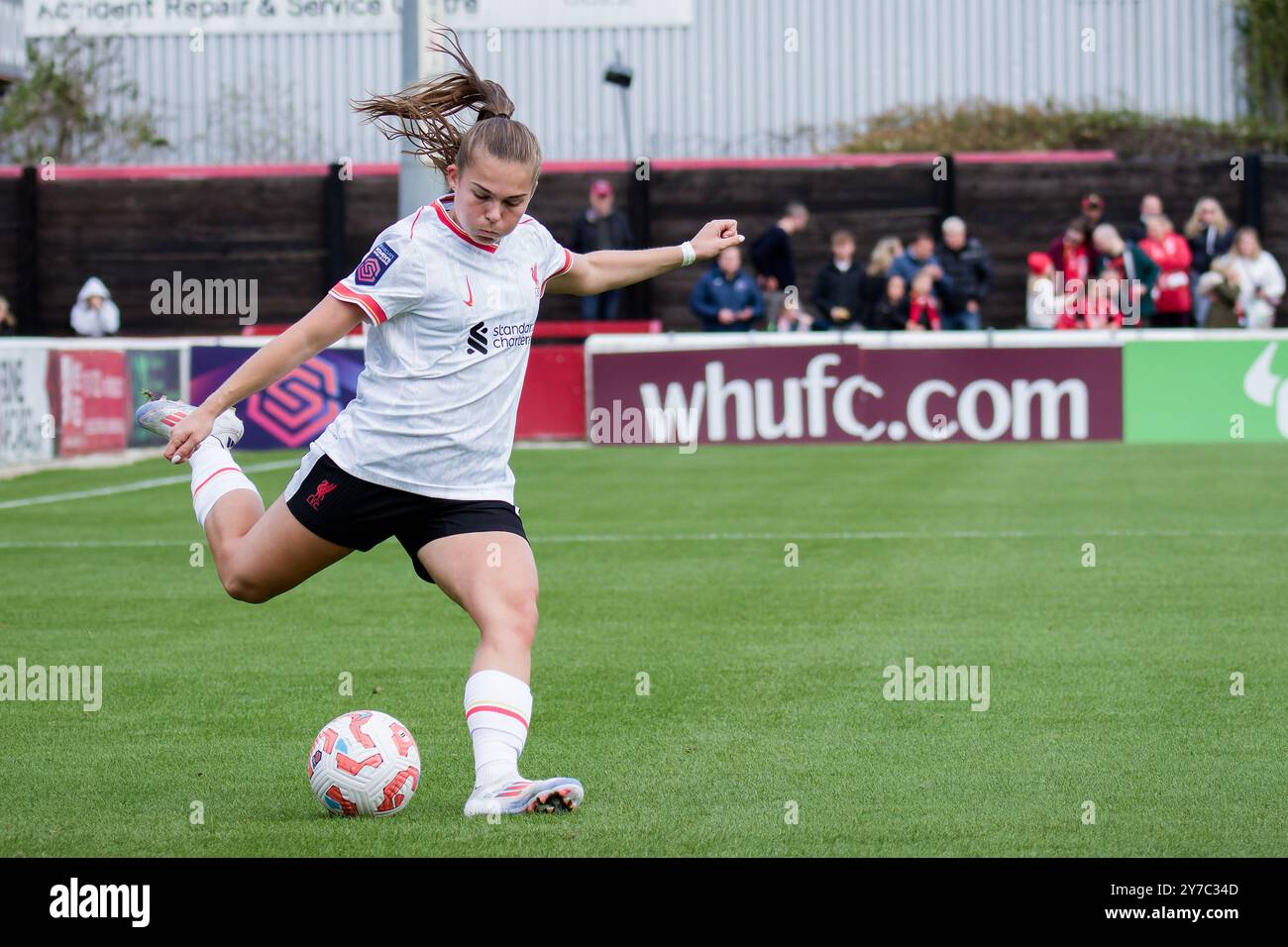 London, England, September 29 2024: Lucy Parry (2 Liverpool) in action ...