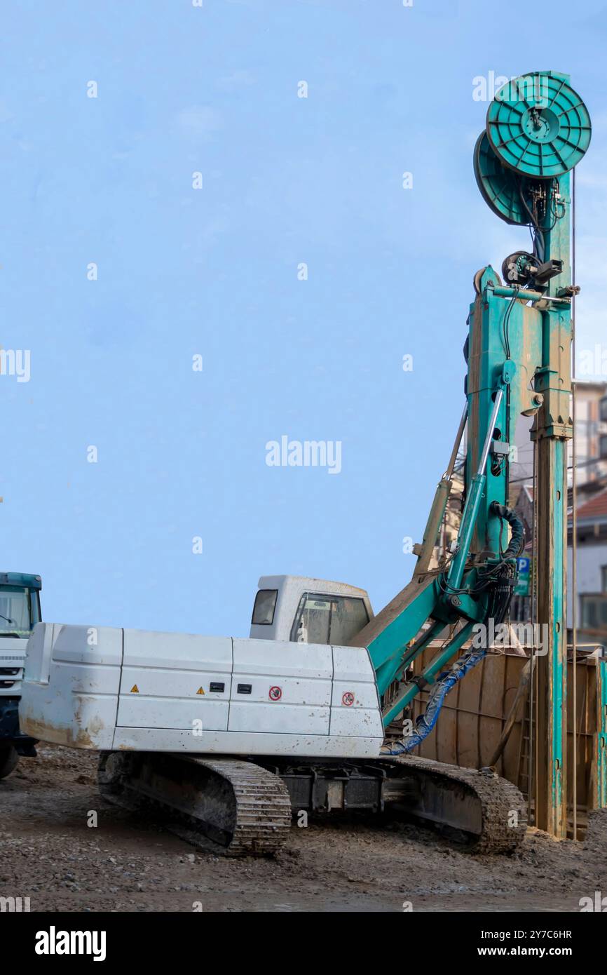 Underground diaphragm wall hydraulic grab. Duty cycle crawler crane ...
