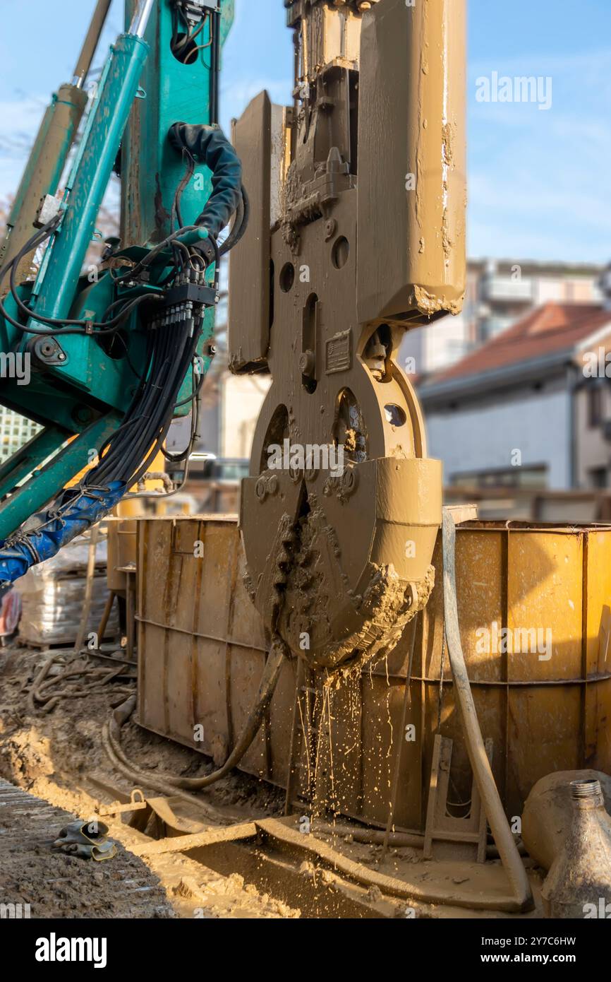Underground diaphragm wall hydraulic grab. Duty cycle crawler crane ...
