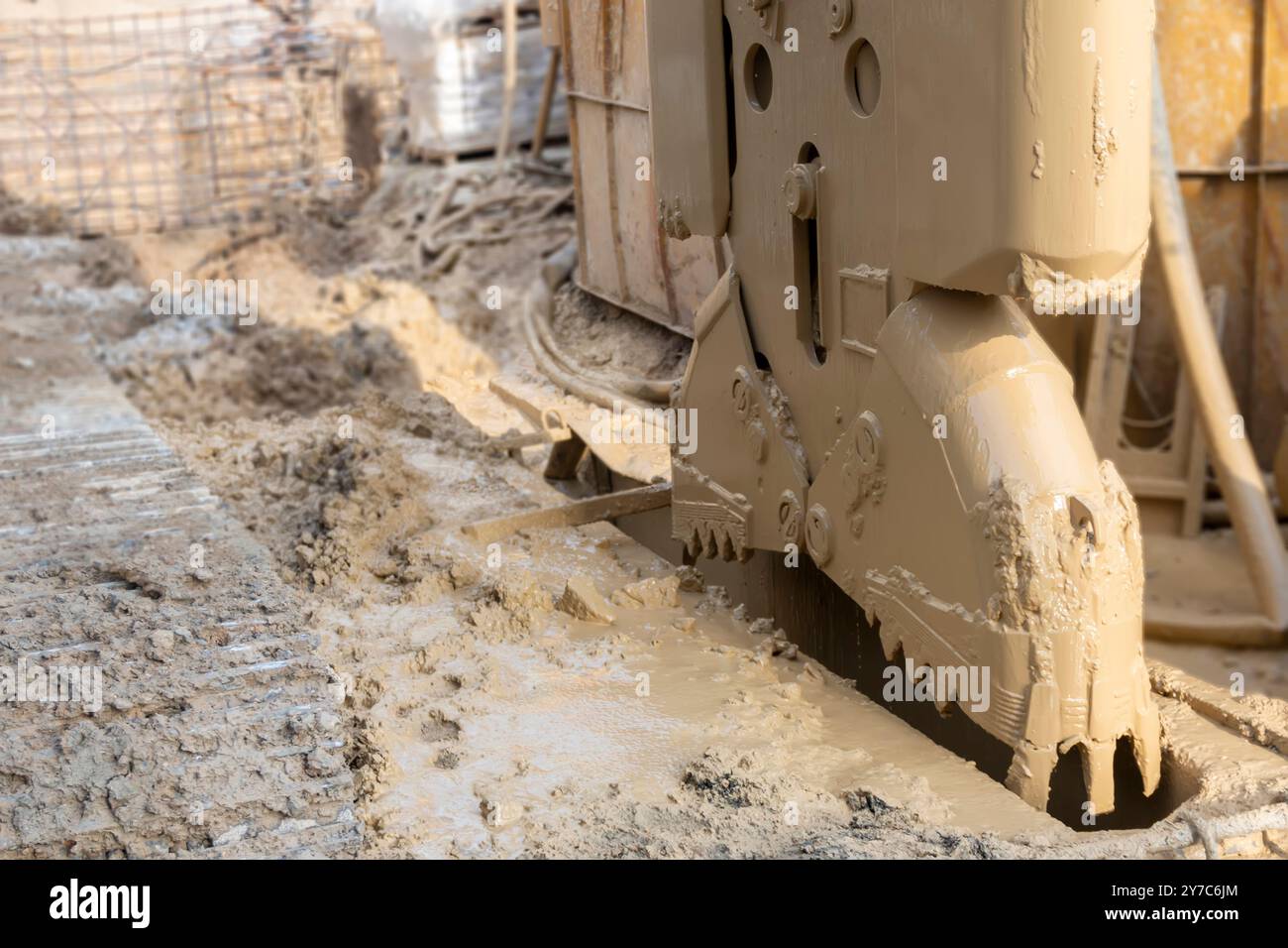Underground diaphragm wall hydraulic grab. Duty cycle crawler crane ...