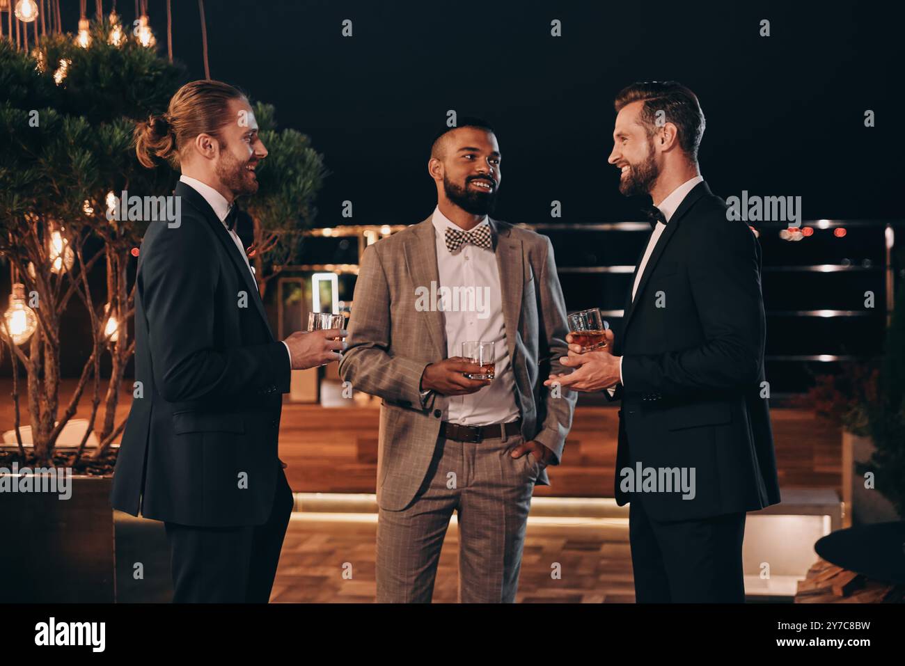 Luxury millionaire party people hi-res stock photography and images - Alamy