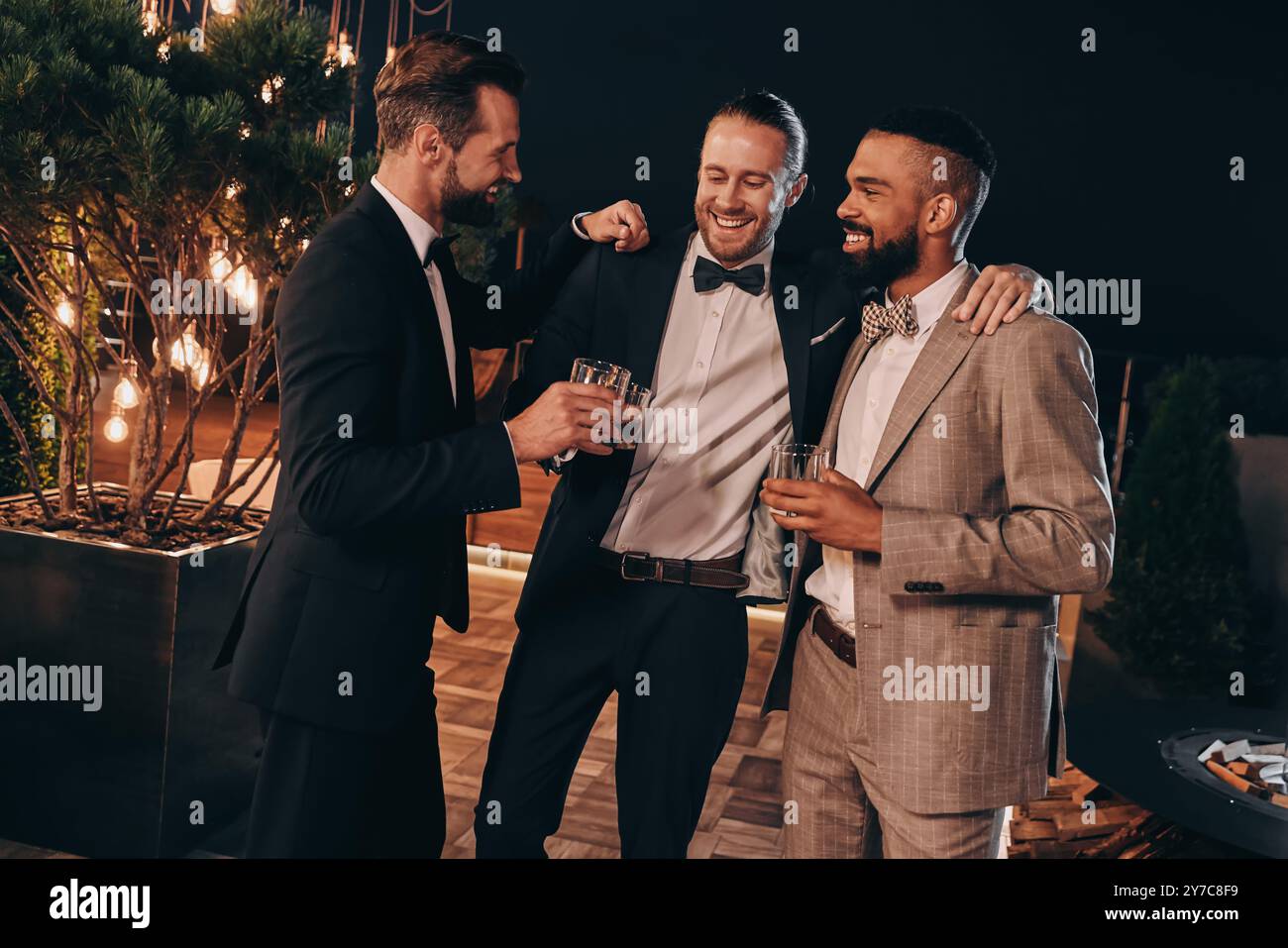 Luxury millionaire party people hi-res stock photography and images - Alamy