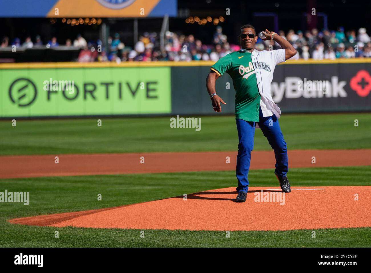Former Seattle Mariners and Oakland Athletics player Rickey Henderson ...