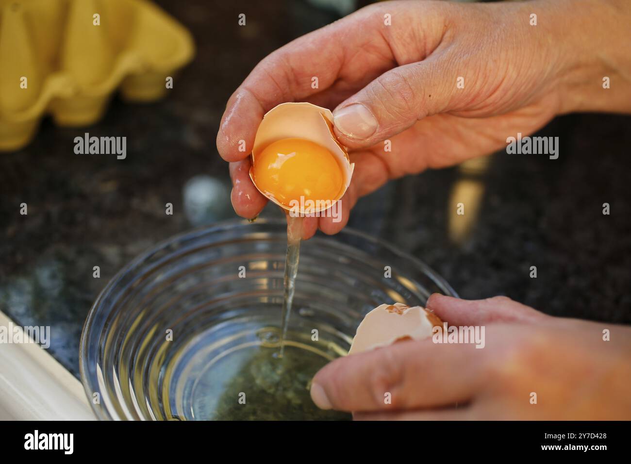 Swabian cuisine, preparation of Ofenschlupfer, separating eggs, raw egg ...