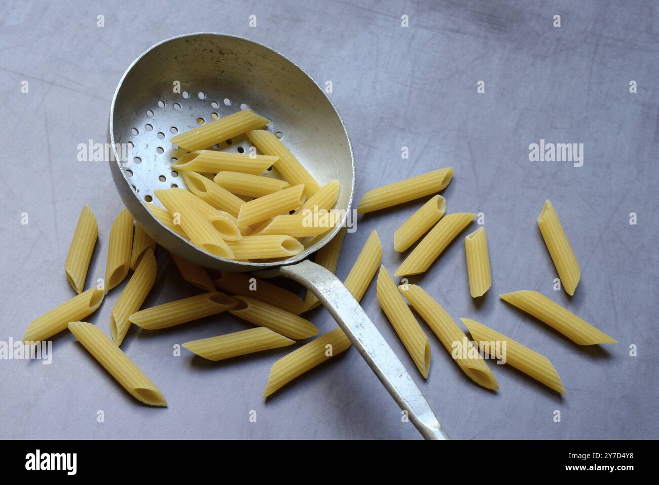 Sieve trowels hi-res stock photography and images - Alamy