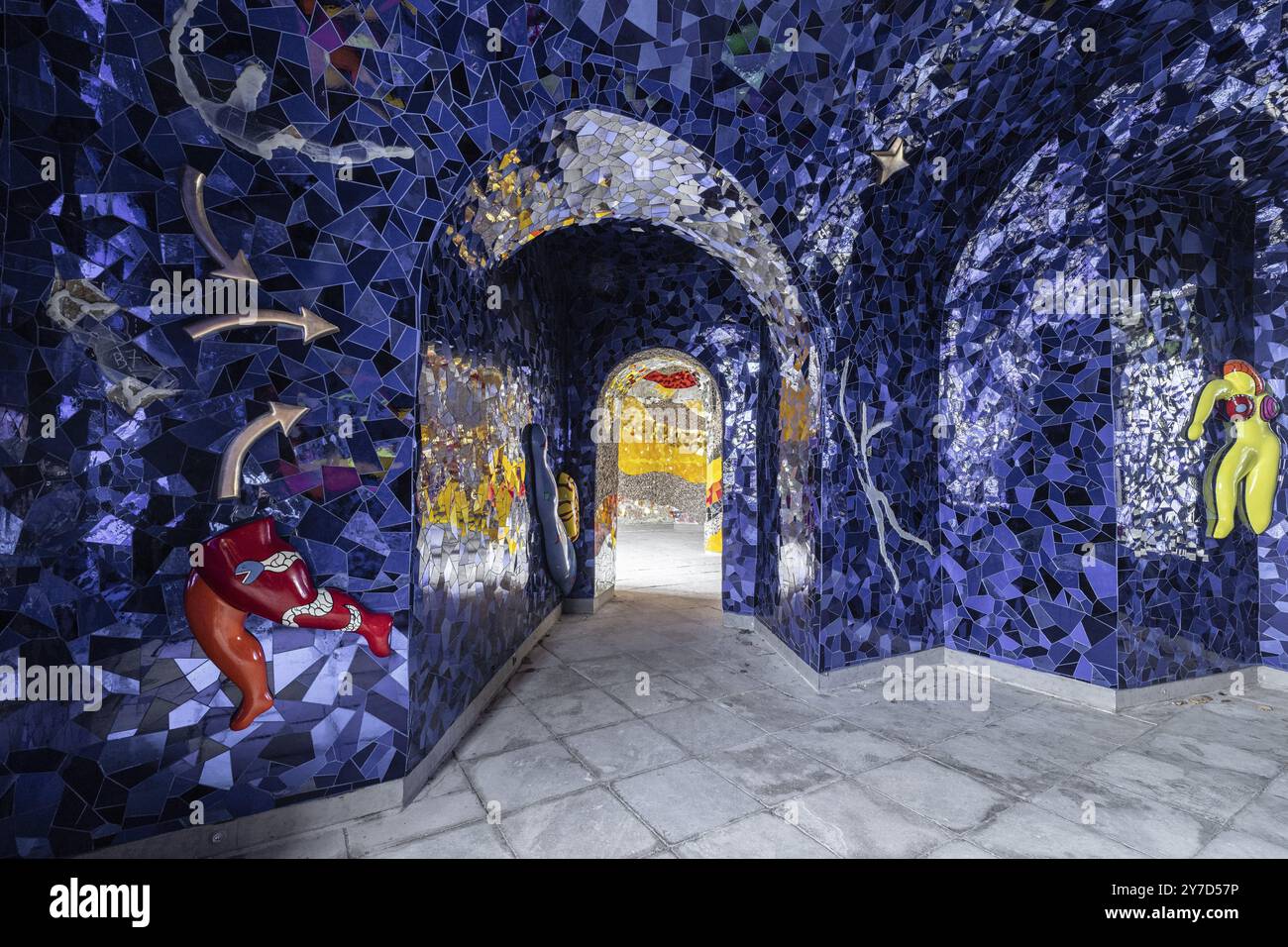 The grotto in the Herrenhausen Gardens with sculptures by Niki de Saint ...